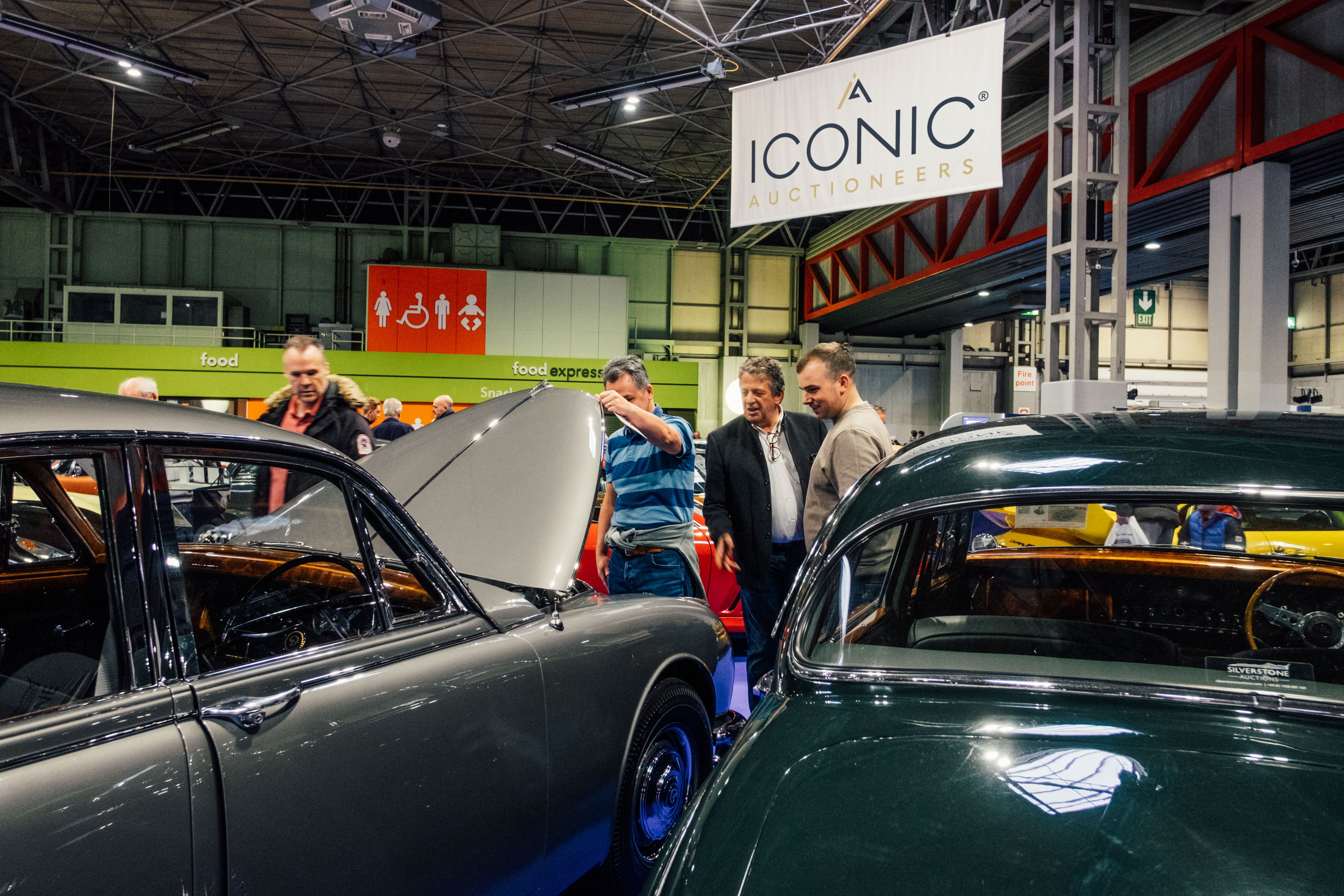 Iconic Auctioneers | Race Retro