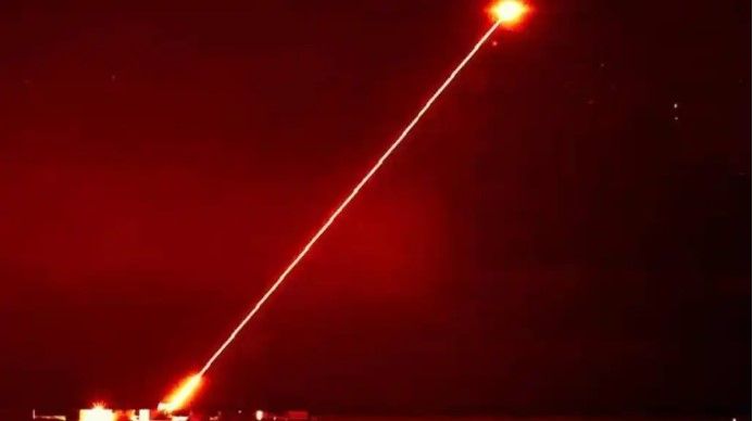 UK tests first high-power laser firing at only £10-per-shot - Defence ...