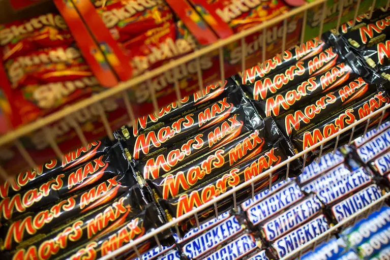 The world’s biggest chocolate bar factory has a sweet secret: Heat ...