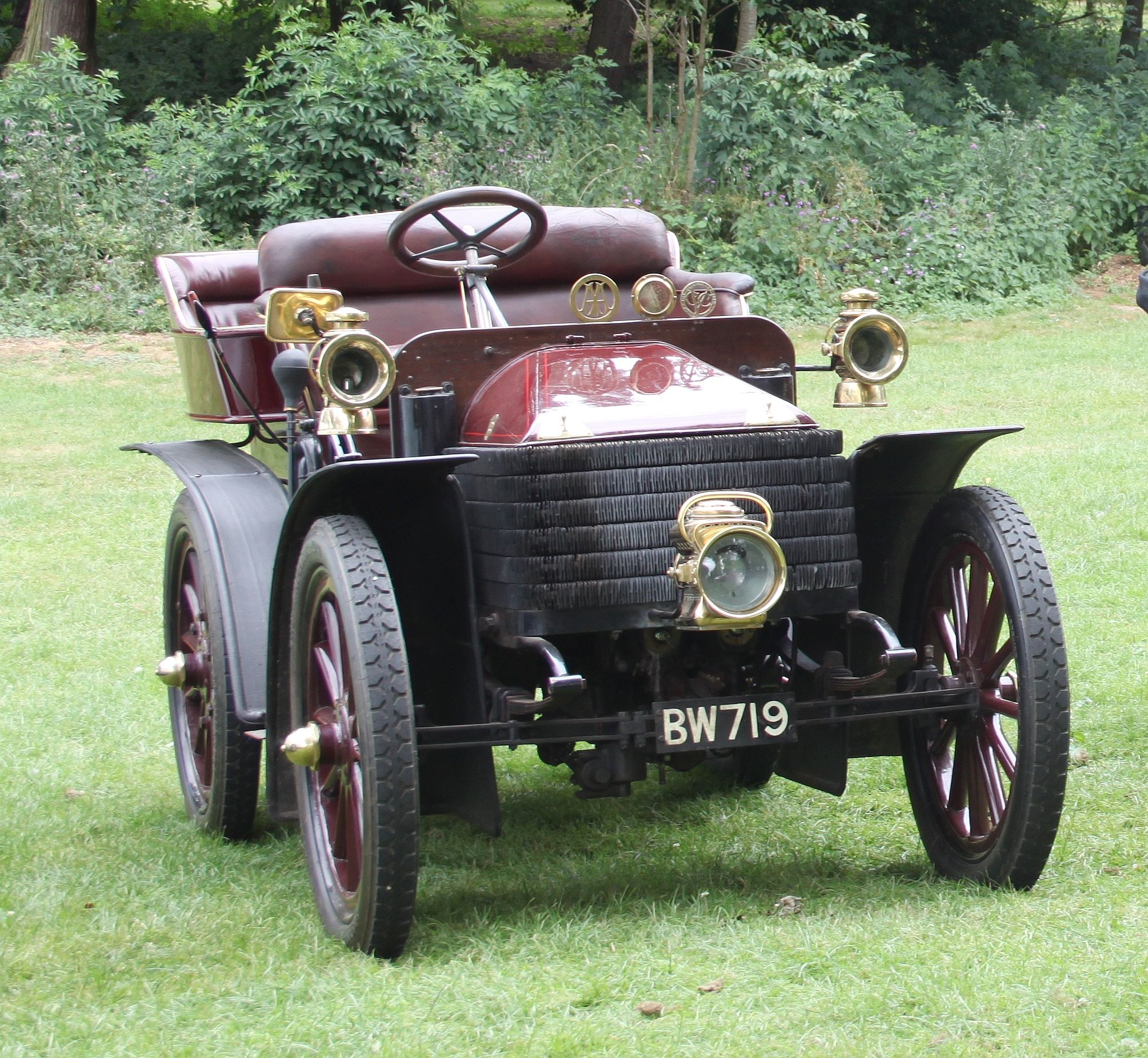 Win a passenger ride on the Veteran Car Run! - Veteran Car Run 2025