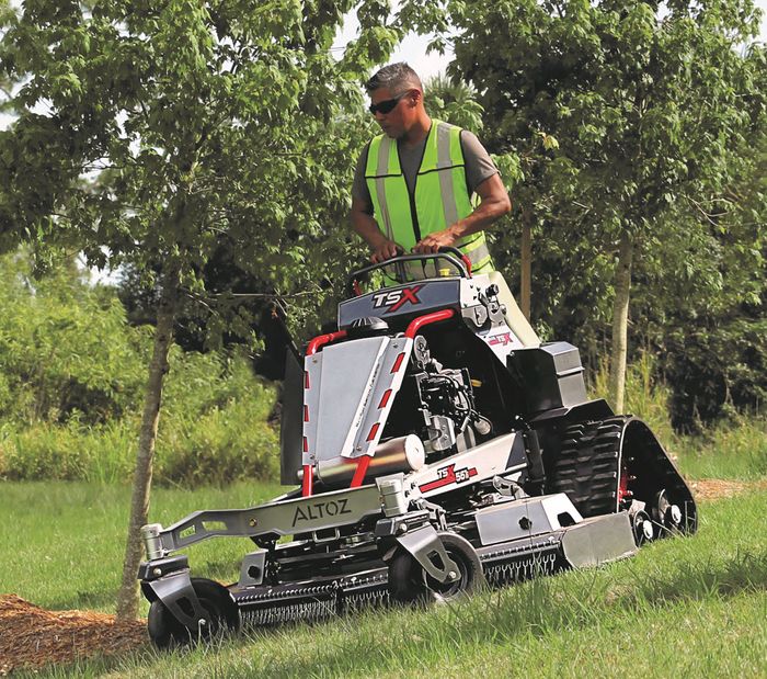 Altoz TSX561 Stand On Tracked Mower - SALTEX 2022 | Turf Management Show