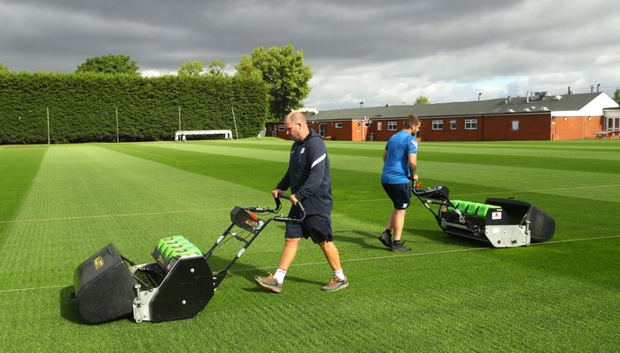 Allett C34E Battery Powered Cylinder Mower - Saltex 2024