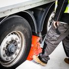 POWERCHOCK® 7 | Lockable Wheel Restraint System - The Health & Safety ...