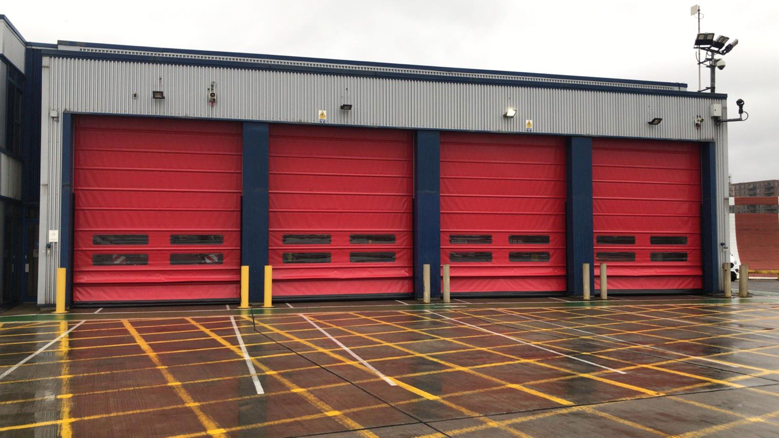 Installation of High Speed Doors at London City Airport fire station ...